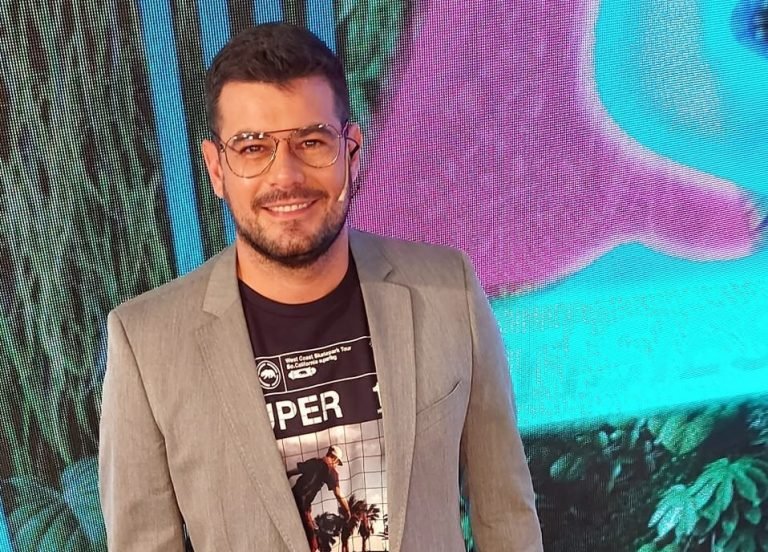 Ale Uriarte cumplió con una tarea doméstica aconsejable para todos